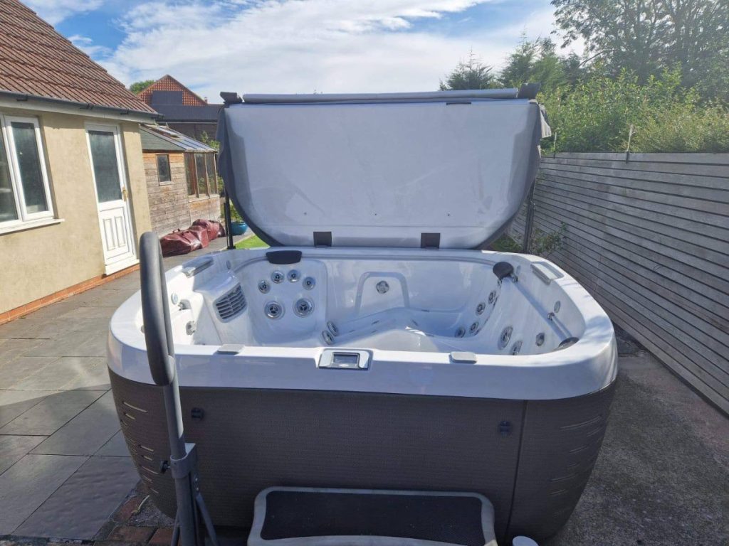 Hot Tubs For Sale Used Hot Tubs For Sale Seaside Hot Tubs